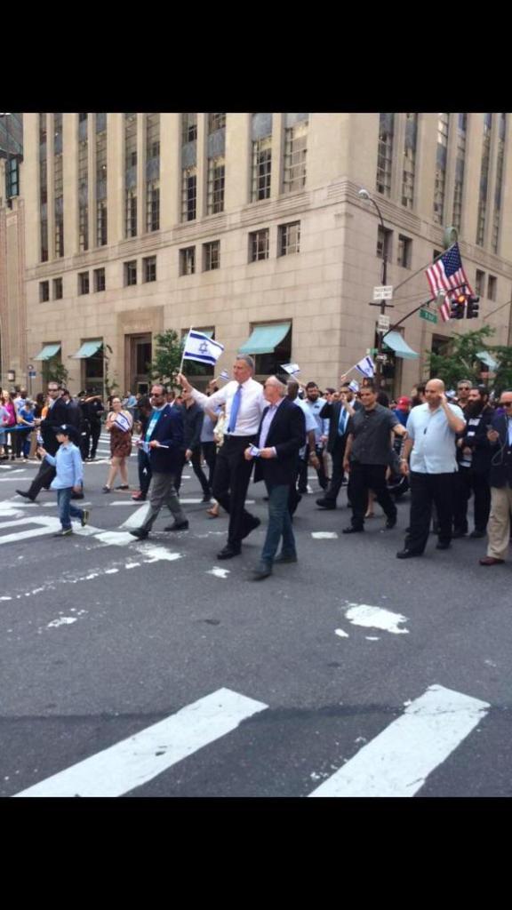 Leon goldenberg and NYC Mayor Bill De Blasio | Home